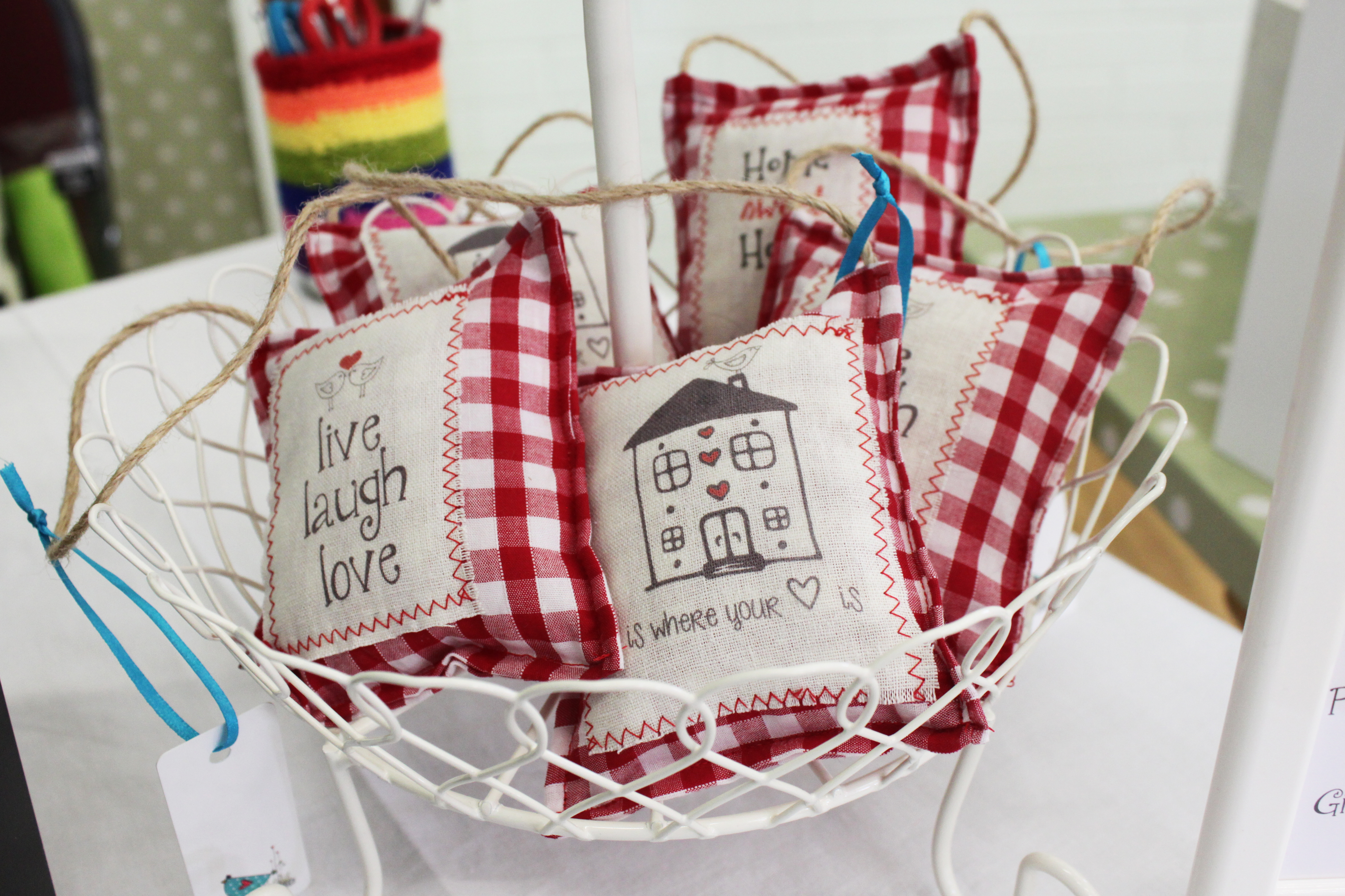 So many pretty things - RecklessHen